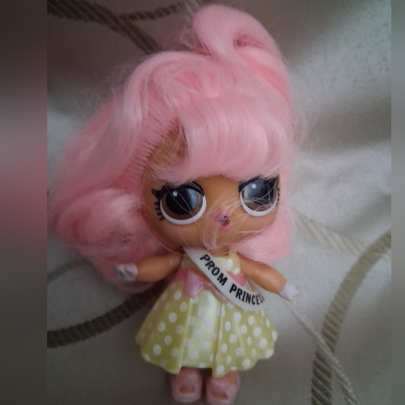 L.O.L. Surprise! | Toys | Lol Surprise Prom Princess With Pink Hair ...